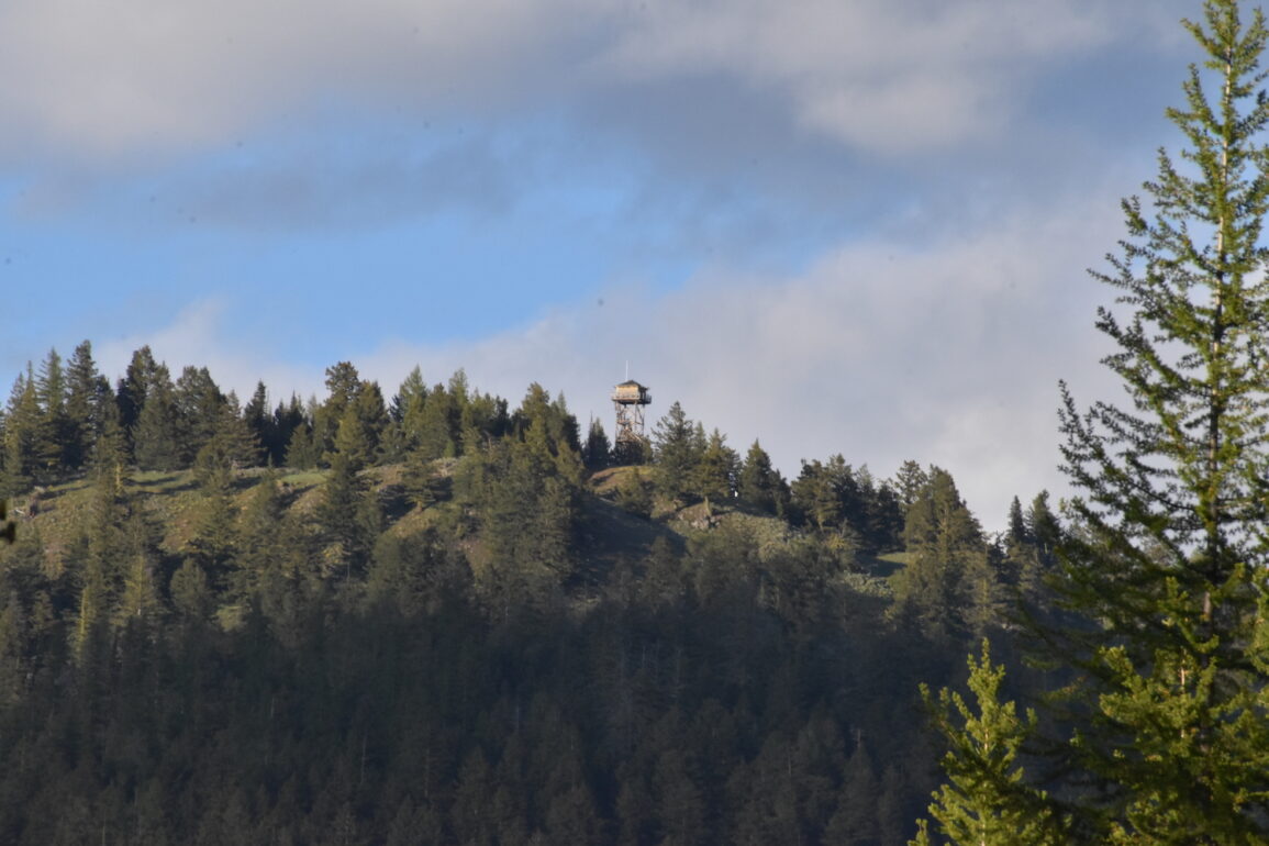 Muckamuck Mountain Lookout Site – TrailChick