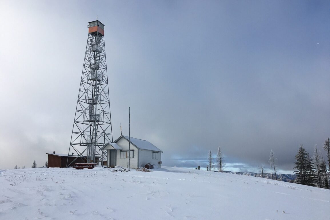 Washington State Fire Lookouts Open for Overnight Stays – TrailChick